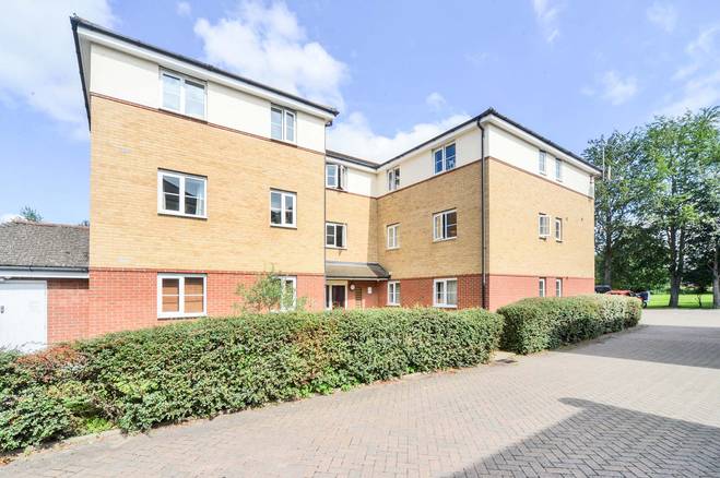 2 bedroom apartment for sale in Sherriff Close, Esher, KT10 8AT