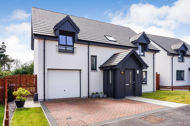 4 bedroom detached house for sale in Urquhart Grove, Elgin, IV30 8TB