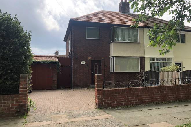 3 bedroom semi-detached house to rent in Halewood Drive, Liverpool, L25 9NA