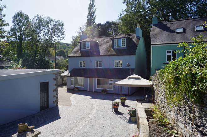 5 bedroom detached house for sale in Longbrook Street, Plymouth, PL7 1NJ