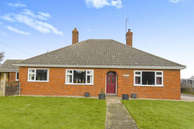 4 bedroom detached bungalow for sale in High Lane, Sloothby, LN13 9NR