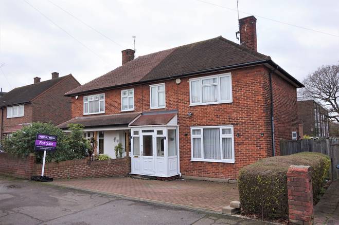 3 bedroom semi-detached house for sale in Manford Way, Chigwell, IG7 4JG