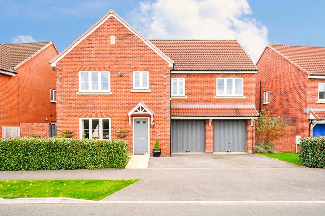 5 bedroom detached house for sale in Biddestone Avenue, Swindon, SN3 6BJ