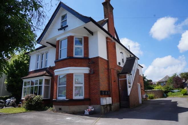 1 bedroom flat for sale in 5 Queens Park Gardens, Bournemouth, BH8 9BN