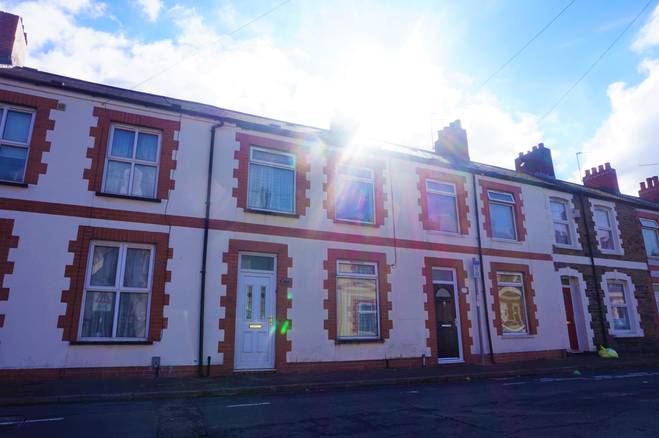 3 bedroom terraced house for sale in Pearl Street, Cardiff, CF24 1RB