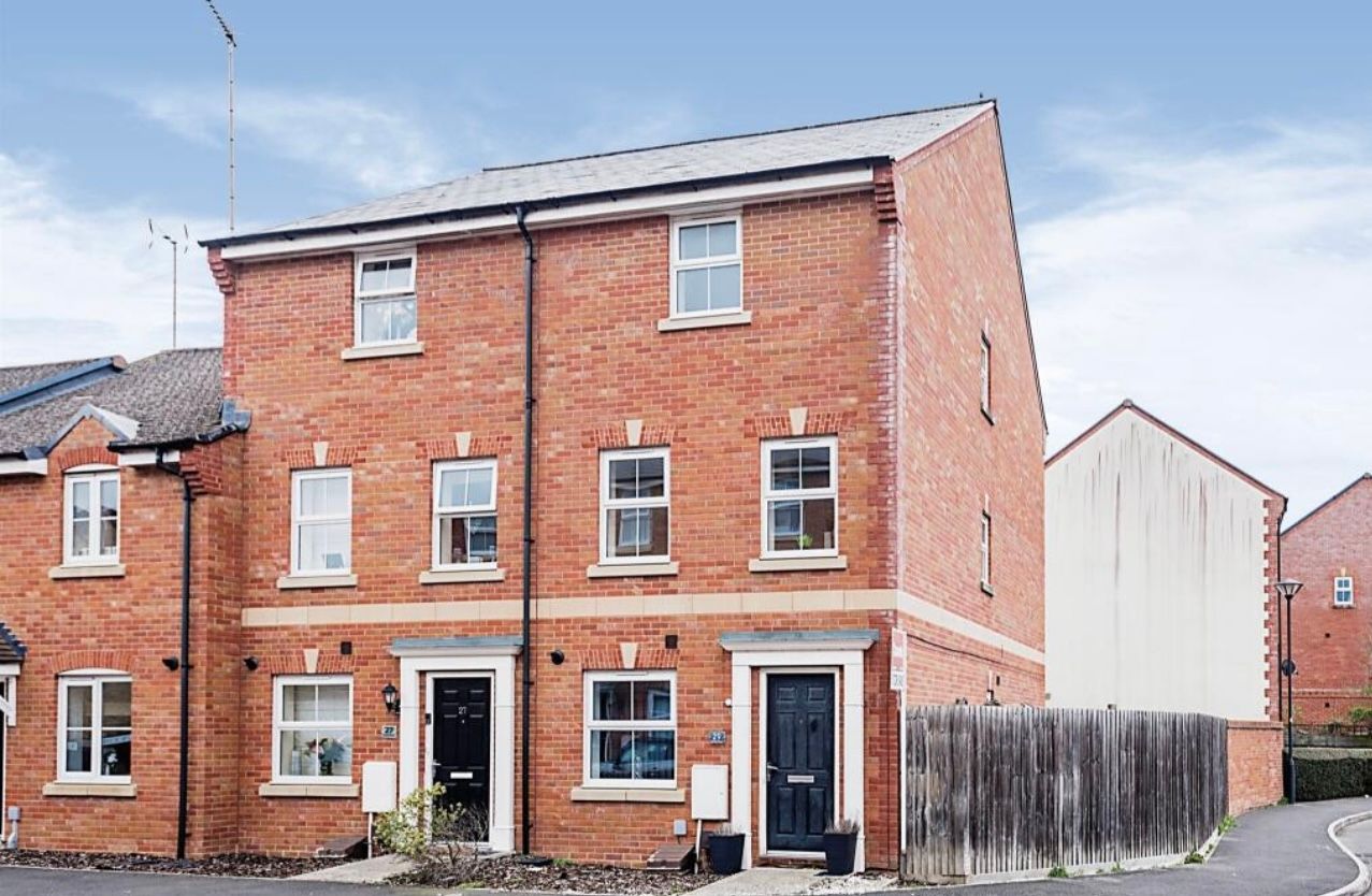 22 Houses & Flats For Sale in Royal Wootton Bassett | Purplebricks