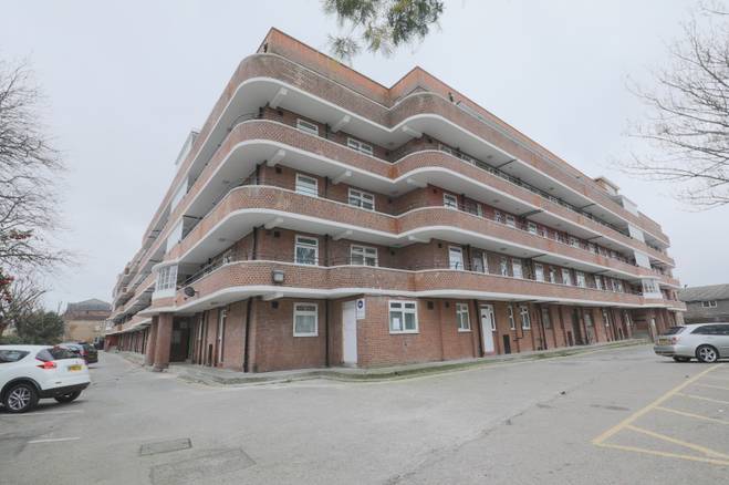 2 bedroom flat for sale in Pomeroy Street, London, SE14 5BY