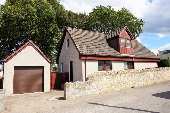 3 bedroom detached house for sale in School Brae, Elgin, IV30 6DW