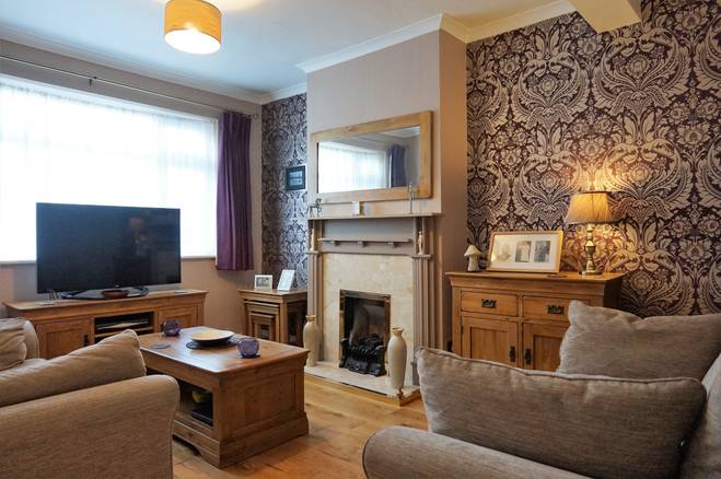 3 bedroom terraced house for sale in Chaucer Road, Sutton, SM1 2QP