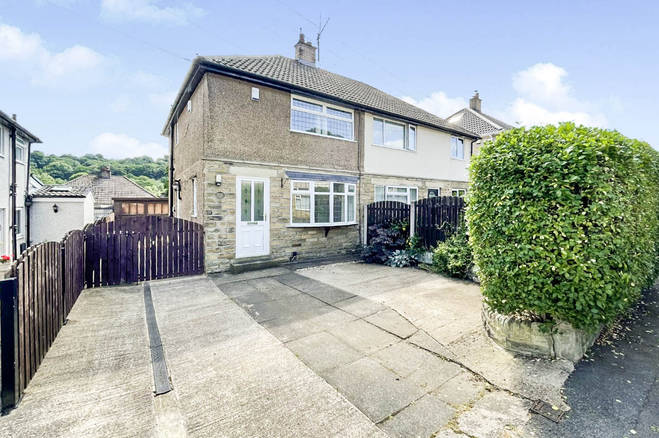 2 bedroom semi-detached house for sale in Meadow Drive, Wheatley ...