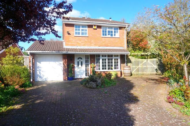 3 bedroom detached house for sale in Keele Close, Church Hill North ...