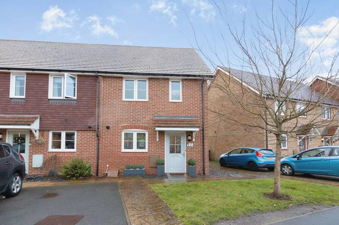 2 bedroom terraced house for sale in Allbrook Close, Bagshot, GU19 5BW