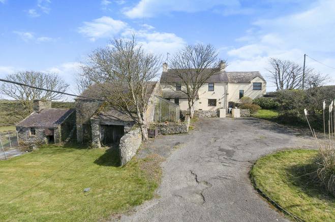 5 bedroom farm house for sale in Llanfechell, Amlwch, LL68 0UF