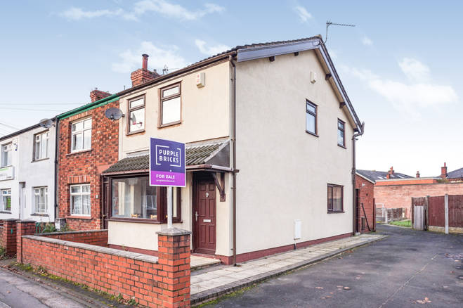 3 bedroom end of terrace house for sale in Lord Street, Burscough, L40 4BZ