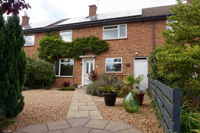 3 bedroom terraced house for sale in Lucas Way, Shefford, SG17 5DT