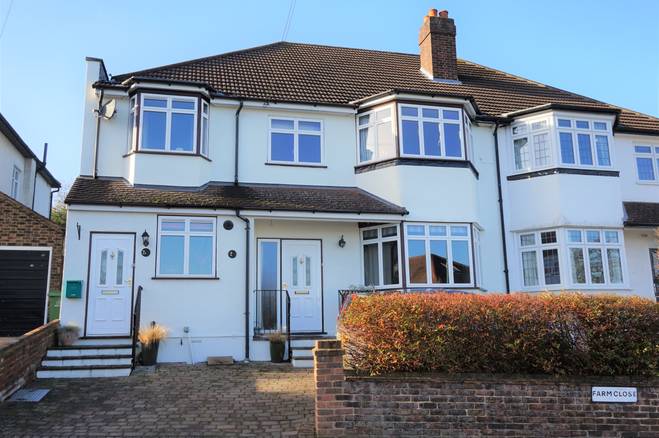 4 bedroom semi-detached house for sale in Farm Close, Sutton, SM2 5HZ