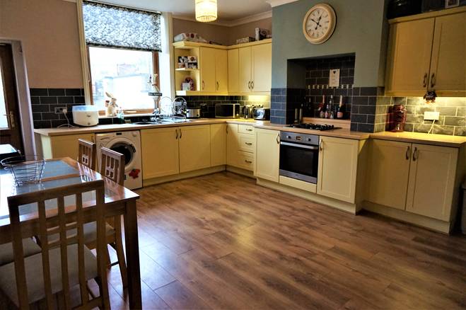 2 bedroom terraced house for sale in Burnley Road, Clow Bridge, BB11 5PB