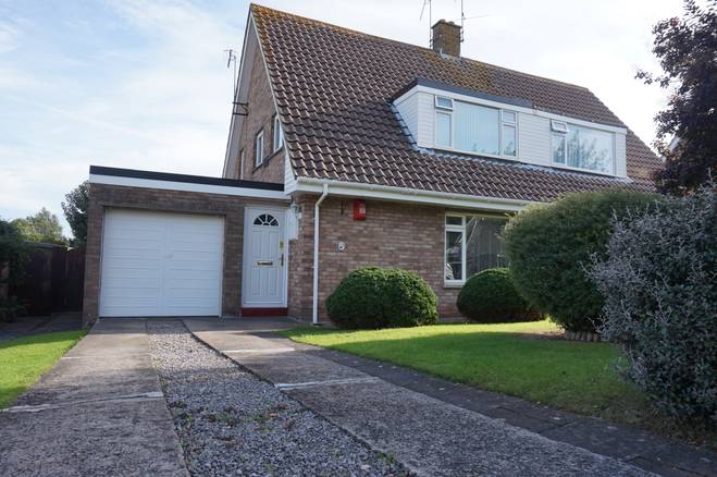 3 bedroom semi-detached house for sale in Priory Road, Portbury, BS20 7TQ