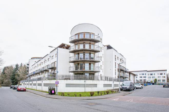 4 bedroom flat for sale in 23 Lochburn Gate, Glasgow, G20 0SN