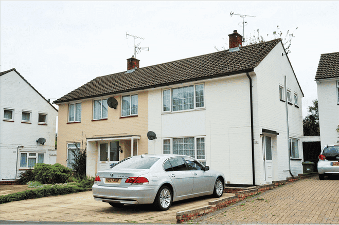 2 bedroom semi-detached house for sale in Manston Drive, Bracknell ...
