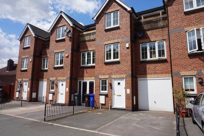 4 bedroom town house for sale in Pepper Close, Manchester, M22 4JZ