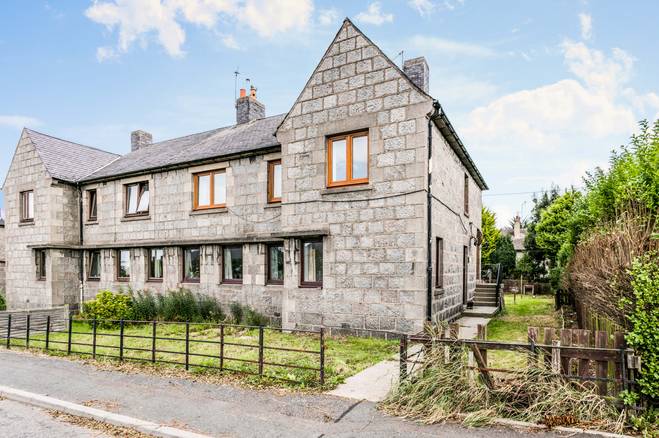 3 bedroom flat for sale in North Anderson Drive, Aberdeen, AB16 7GL