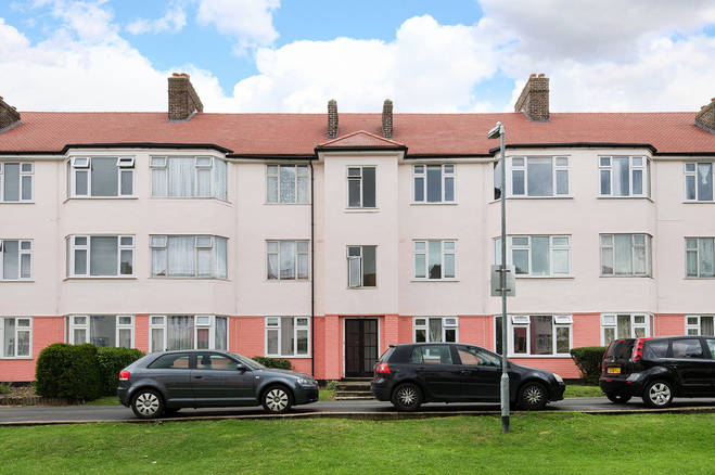 2 bedroom flat for sale in Chinbrook Road, Grove Park, SE12 9QW