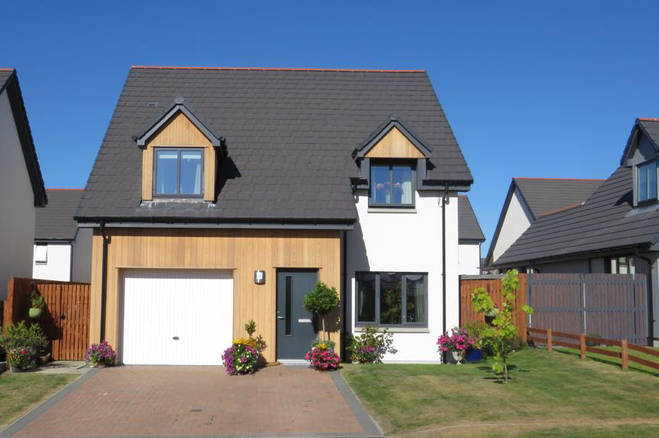 3 bedroom detached house for sale in Holyrood Drive, Elgin, IV30 8TP