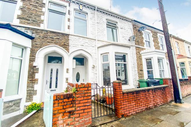 3 bedroom terraced house for sale in Alexandra Road, Cardiff, CF5 1NU