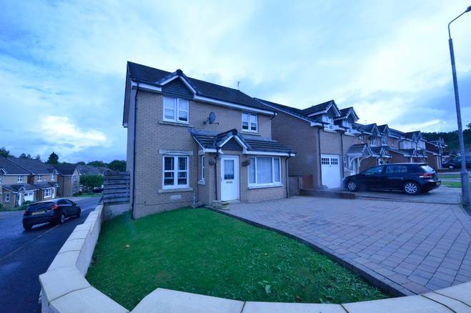 4 bedroom detached house for sale in Bowhouse Drive, Glasgow, G45 0NA