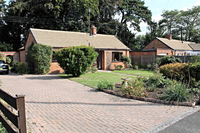 3 bedroom detached bungalow for sale in Powyke Court Close, Powick ...