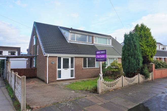 4 bedroom semi-detached house for sale in Howden Drive, Wigan, WN3 5JT