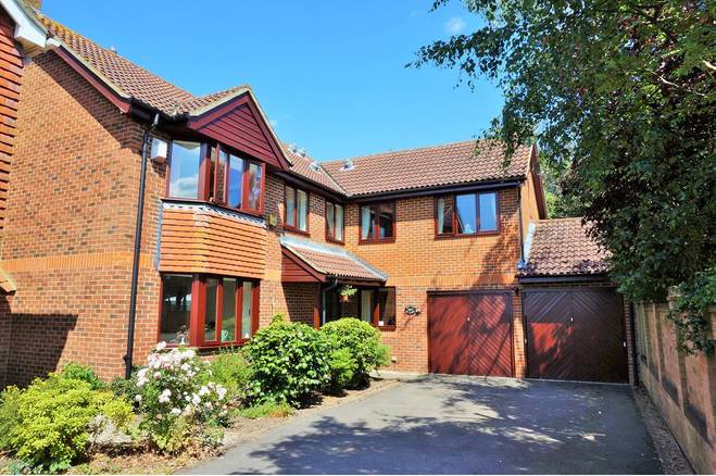 5 bedroom detached house for sale in Foxborough, Swallowfield, Reading ...