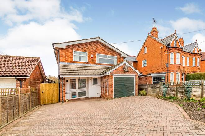 3 bedroom detached house for sale in Victoria Road, Tilehurst, Reading ...