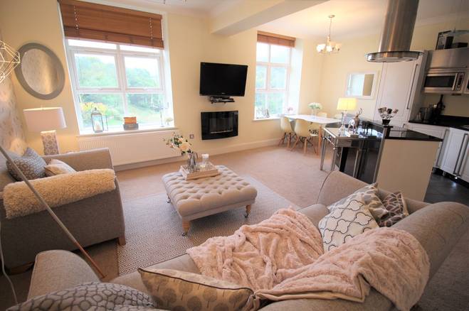 2 bedroom duplex for sale in Slackcote Lane, Delph, Saddleworth, OL3 5TD