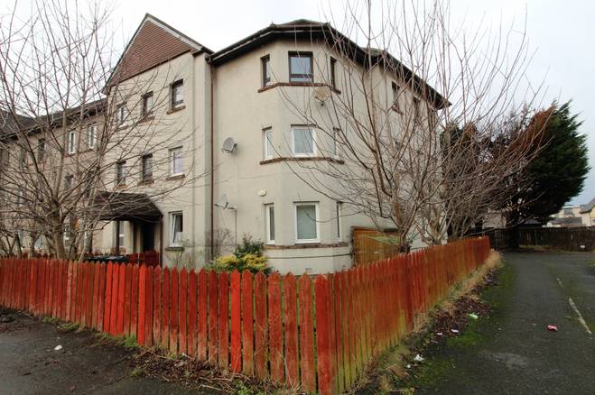 3 bedroom flat for sale in West Pilton Drive, Edinburgh, EH4 4HS