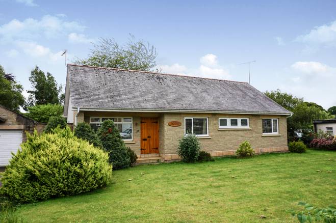 4 bedroom detached bungalow for sale in Smith Drive, Elgin, IV30 4NE