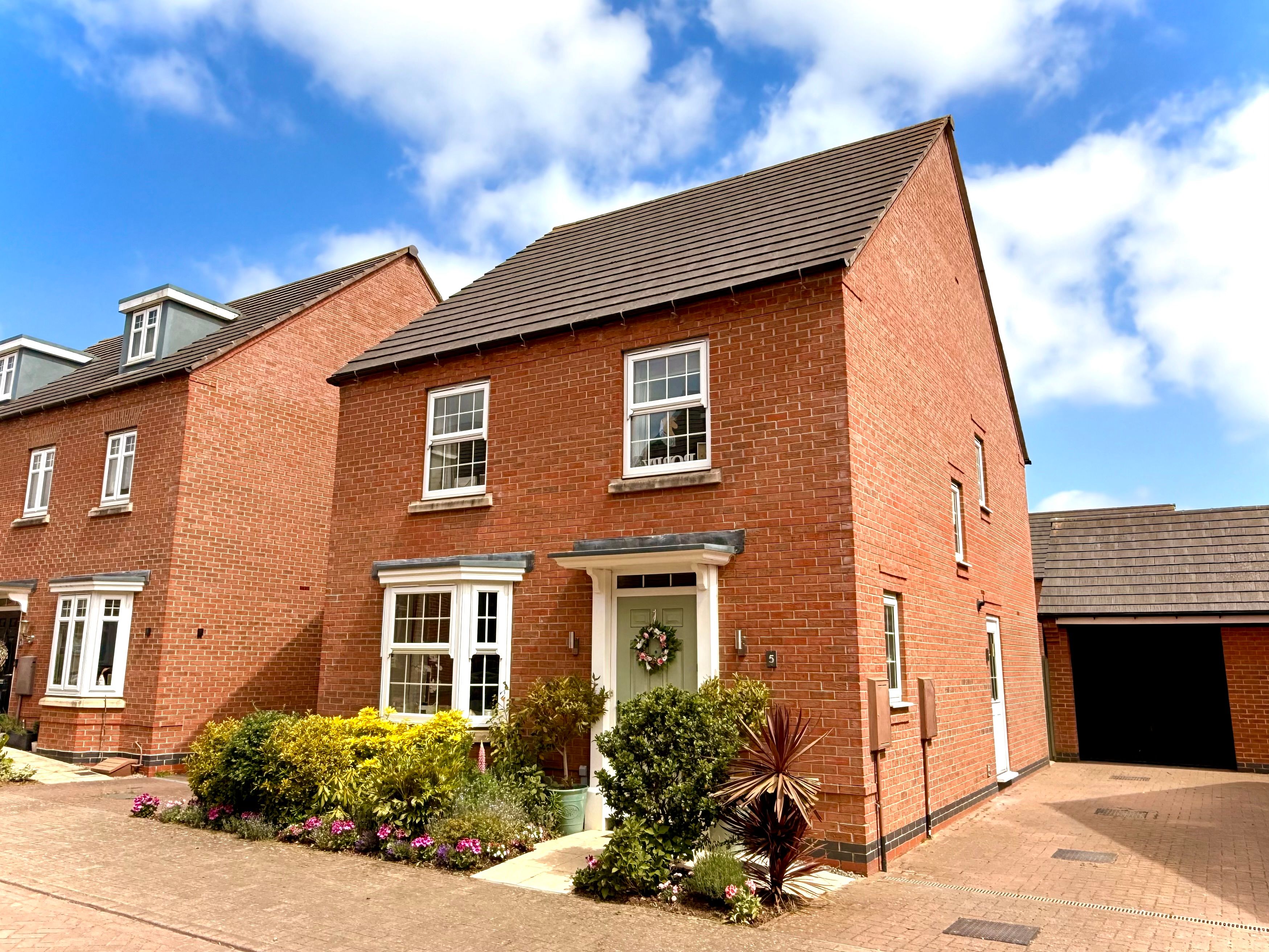 17 Houses & Flats For Sale in Tamworth | Purplebricks