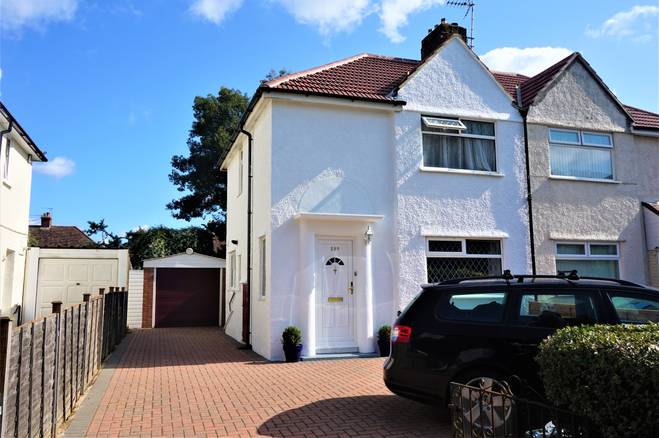 2 bedroom semi-detached house for sale in Parkway, Croydon, CR0 0JA