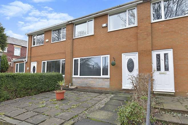 3 bedroom terraced house for sale in Percival Walk, Oldham, OL2 6HE