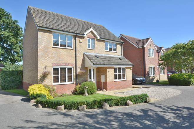 4 bedroom detached house for sale in St. Felix Close, Soham, CB7 5ZX