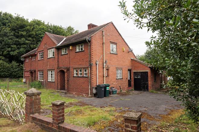 3 bedroom semi-detached house for sale in Ince Orchards, Chester, CH2 4ND