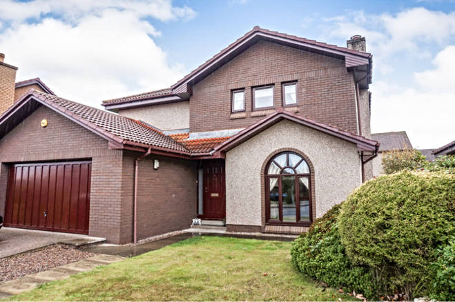 5 bedroom detached house for sale in Roseisle Drive, Elgin, IV30 4NT
