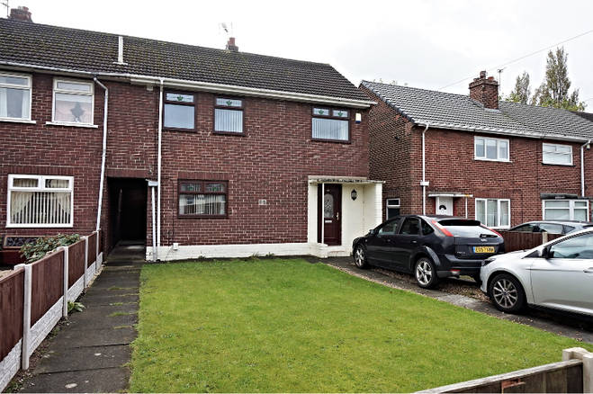 3 bedroom town house for sale in Bishops Way, Widnes, WA8 3LN