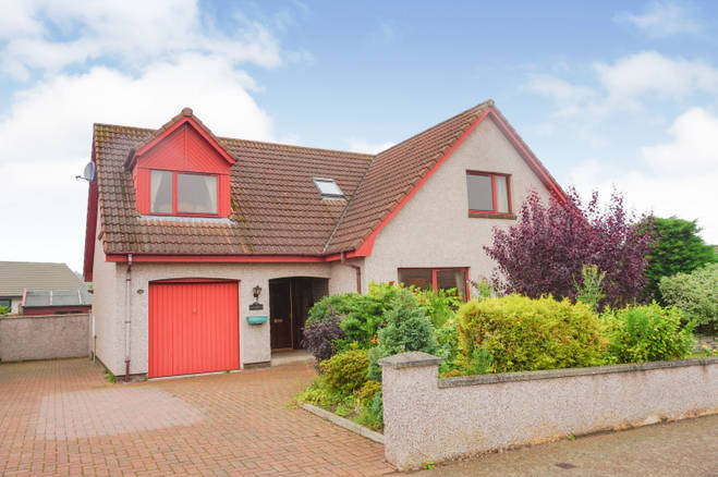 4 bedroom detached house for sale in Birnie Crescent, Elgin, IV30 6JG