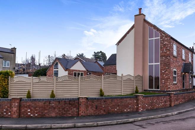 5 bedroom detached house for sale in Inkerman Road, Selston, NG16 6BN