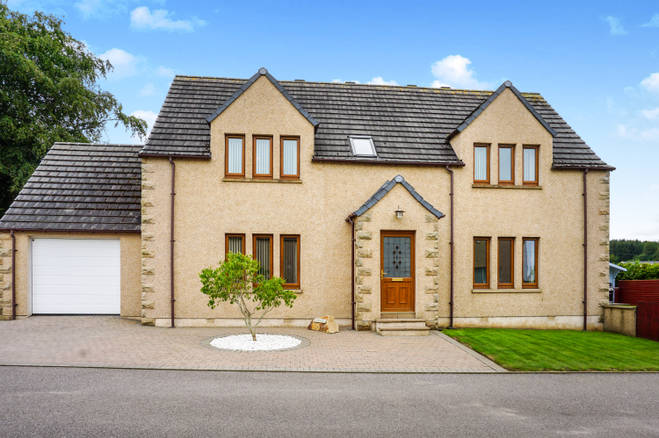 4 bedroom detached house for sale in Mosstowie, Elgin, IV30 8TX