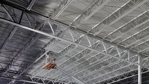 Warehouse creates wide-open spans with steel joists, girders