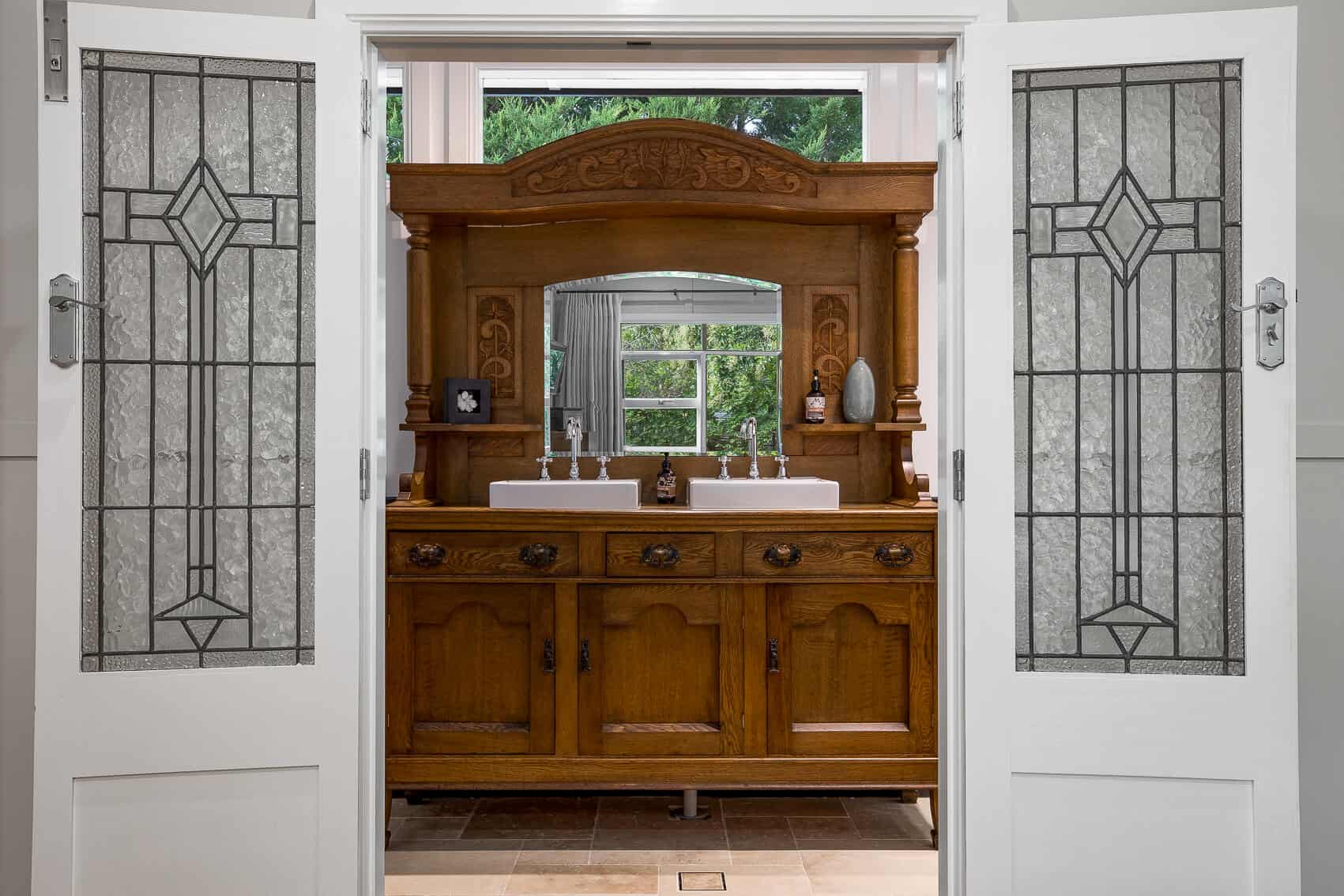 The Lodge at Kalinya Estate – Heritage & Cozy Luxury