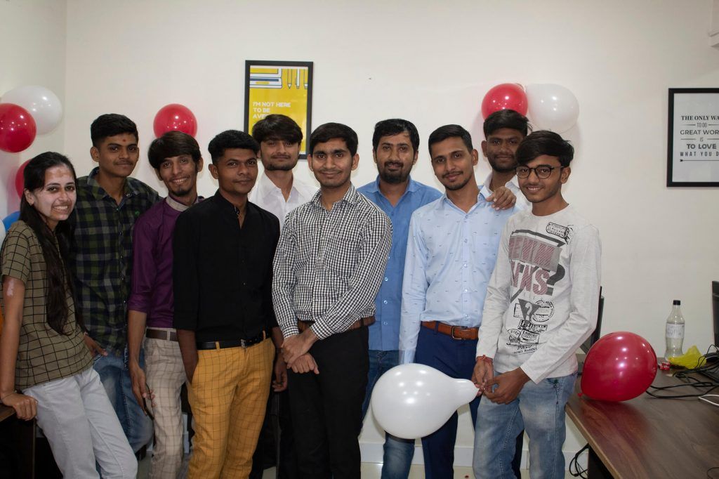 About US | Qrolic - Web Design - Development, Mobile Application Development